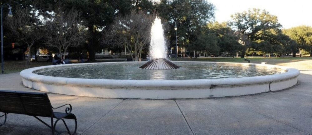 New Orleans Garden District - a guide from a local.